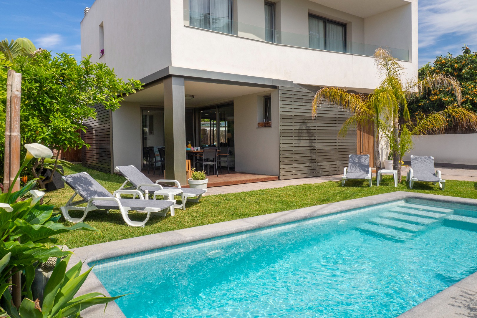 Sun, Sand and Smiles: Why the Costa Dorada is a Family-Friendly ...