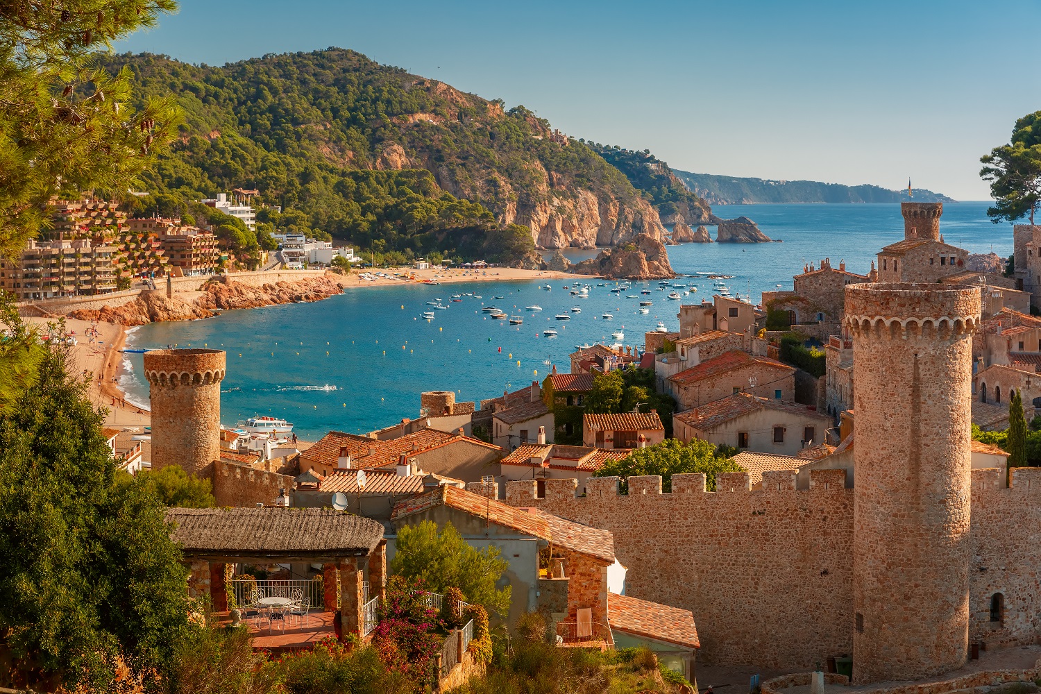 A Guide to Exploring Tossa de Mar’s Historic Old Town - Club Villamar