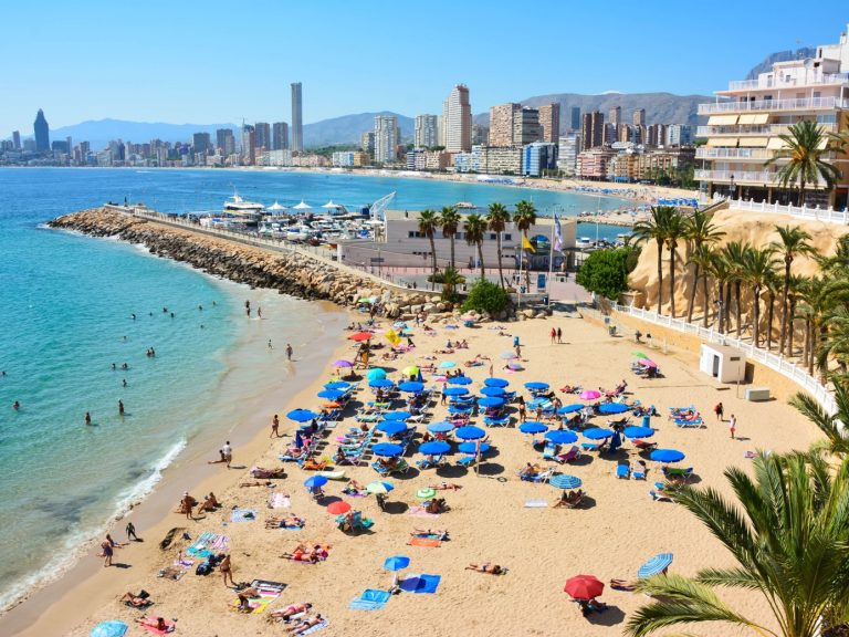 The Best Beaches in Benidorm for Couples - Club Villamar