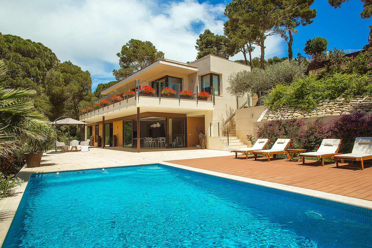 The Best Beaches in Spain: A Guide to Coastal Bliss - Club Villamar