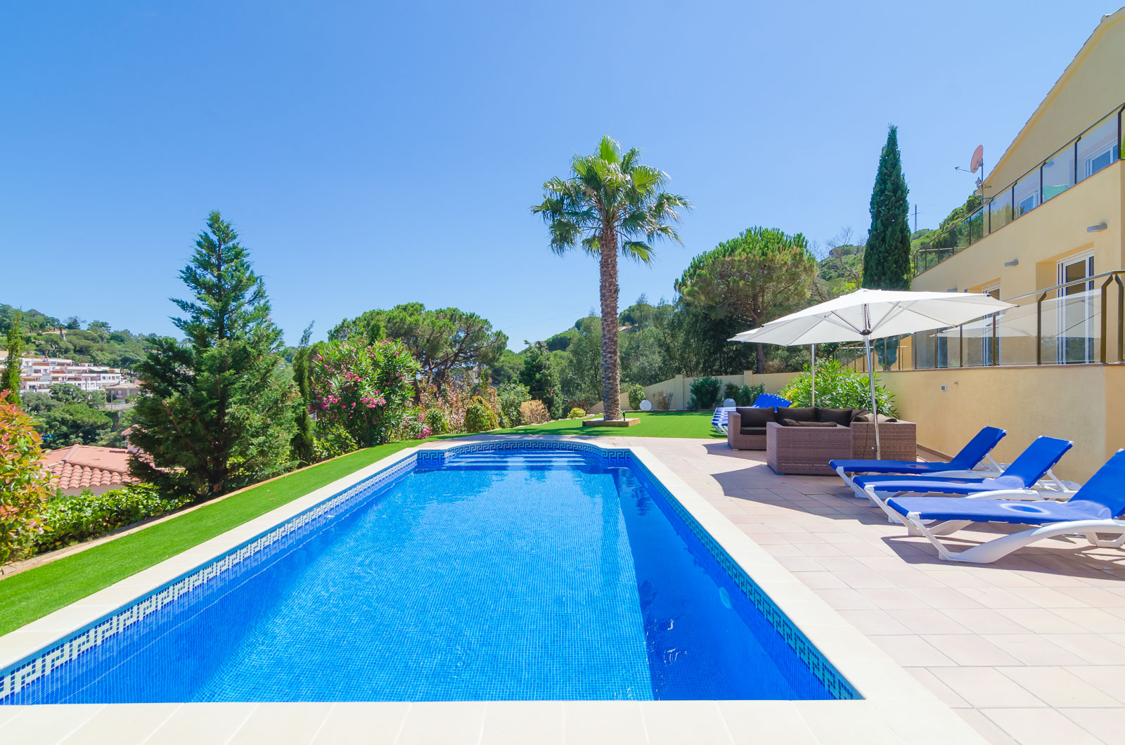 Gezellige Spaanse villa met privé zwembad, airco, tuin, terrassen, barbecue en een mooi uitzicht ...