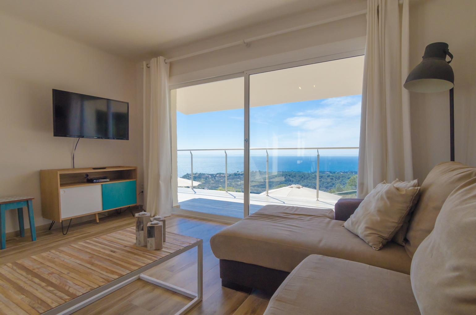 Fantastische große Villa mit geräumigem Garten, Schwimmbecken und ...